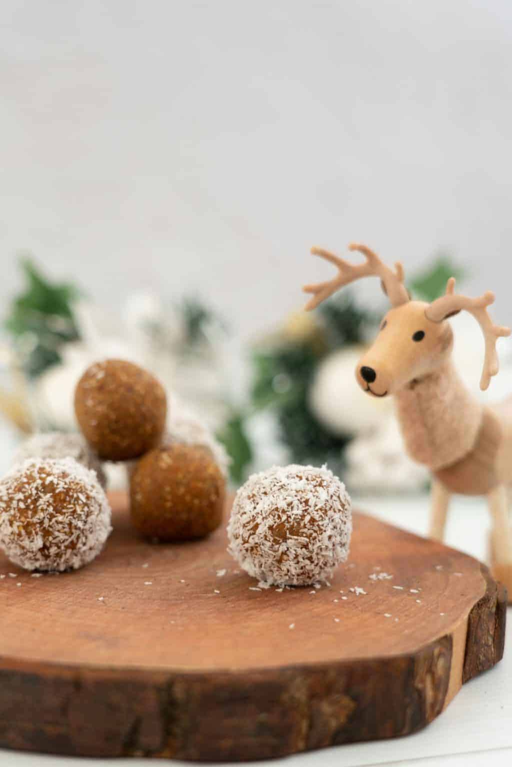 Magic Reindeer Food (& Desserts, Snacks & Fun Holiday Treats!)