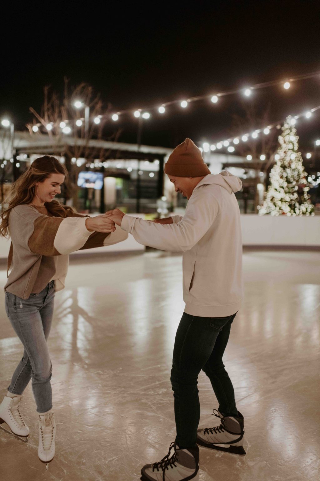 Where to Ice Skate in Kansas City (Skating Rinks Near You)