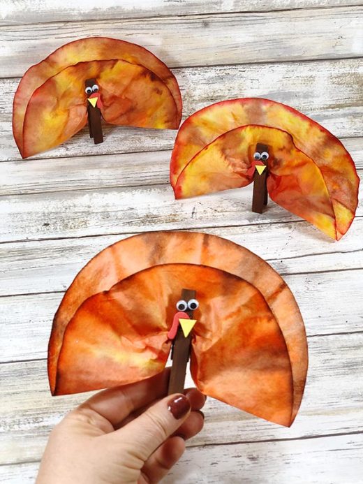 Fun & Easy Thanksgiving Crafts for Kids (All Age Options)